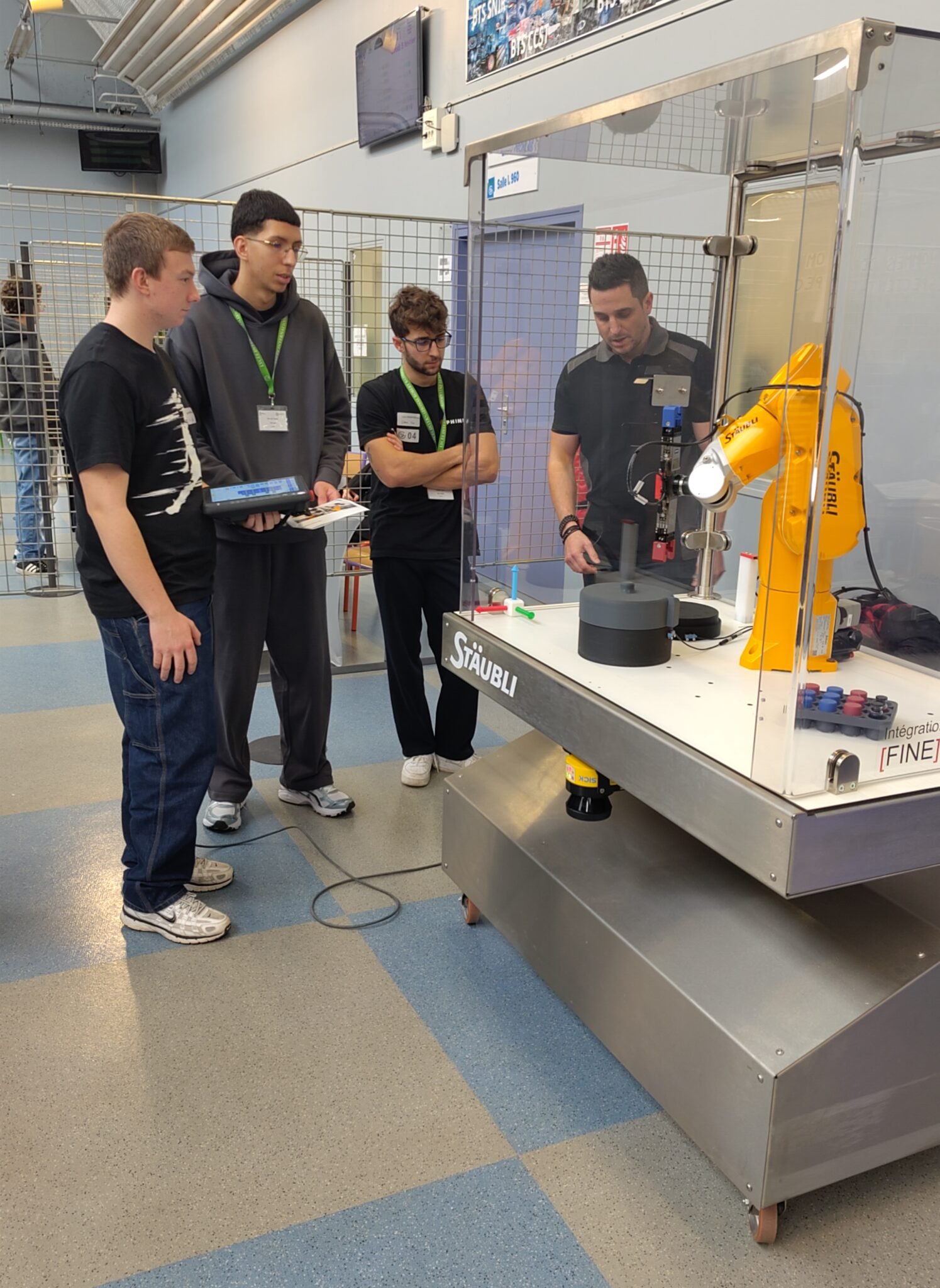 Challenge VAL Robot STAUBLI - Cité Scolaire Robert Badinter, Blois (41)